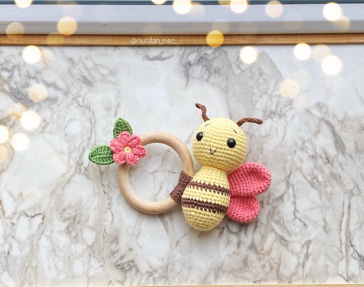 Amigurumi Little Bee and Honeycomb House Free Pattern – Free Amigurumi
